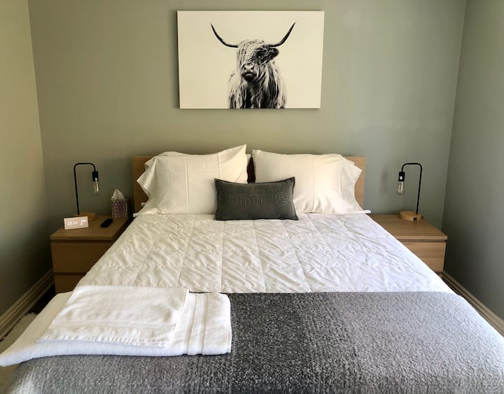 Private, Modern Room In Beautiful, Quiet Area - Thousand Oaks, CA