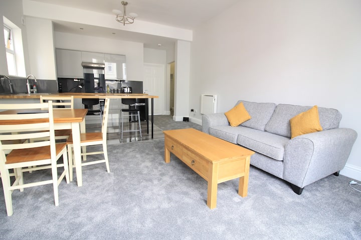 Spacious Modern  Seaside Apartment In Southsea - Fareham