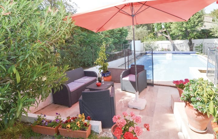 Proche Avignon,résidentiel, Villa Avec Piscine,5x8 - Avignon