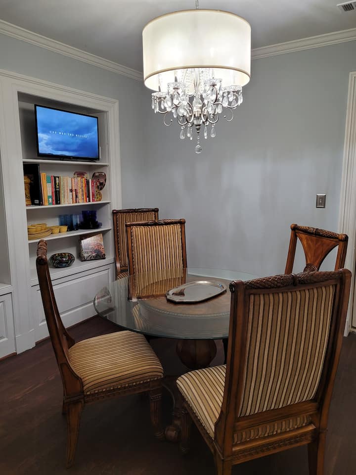 Private Suite! Beautiful, Comfortable, Spacious! - Beaumont, TX