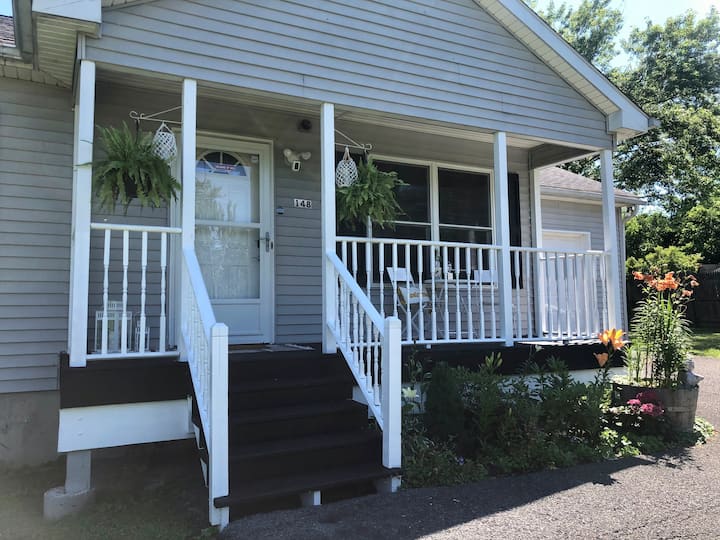 Family Home- Private, Peaceful, Amenities! - Rhinebeck, NY