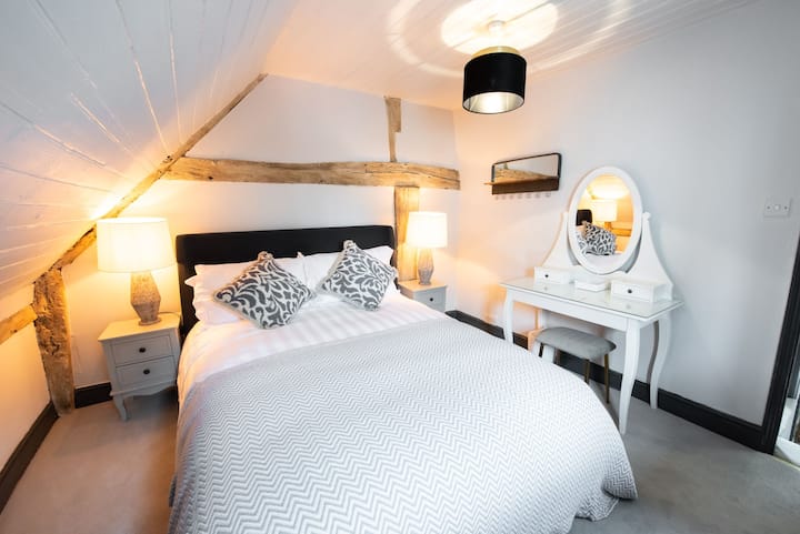 Charming 15th Century Billericay Cottage - Basildon