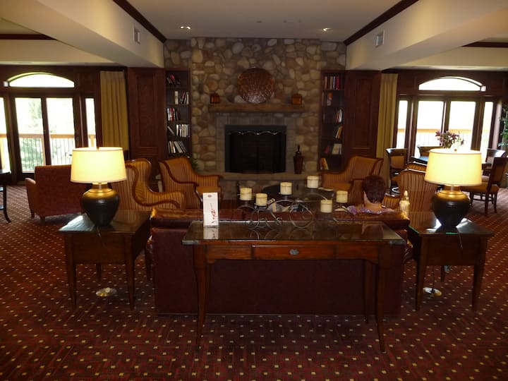 Luxury Slopeside At Hv 2 Bdrm, 3 Nights 4th Free! - Ellicottville, NY