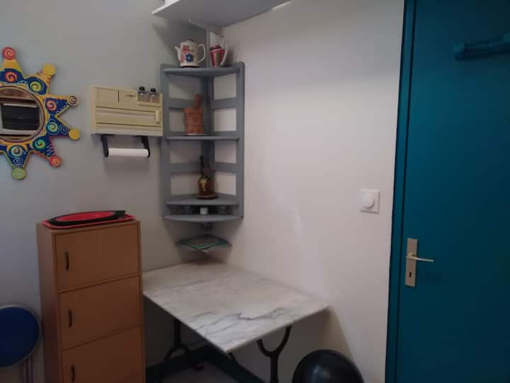 Charmant Studio, Les Pieds Presque Dans L'eau - Saint-Gilles les Bains