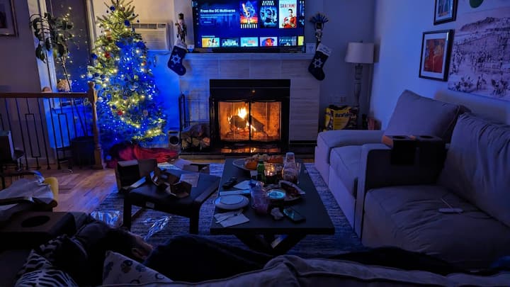 Relaxing Candlewood Lake Getaway - Brookfield, CT