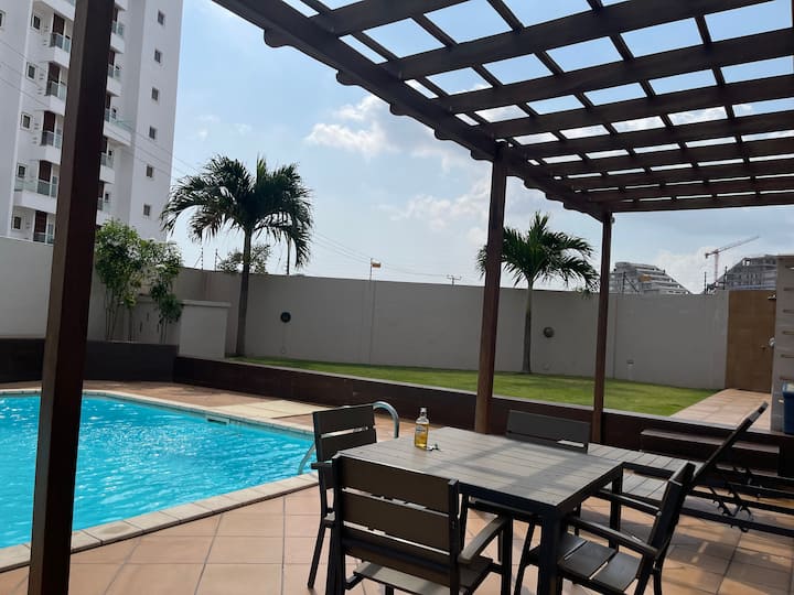 Luxury 2 Bed Apartment With Pool & Gym In Accra - Accra