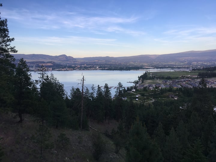 Studio Splendor, 1 Bath, Kitchenette & Private - West Kelowna