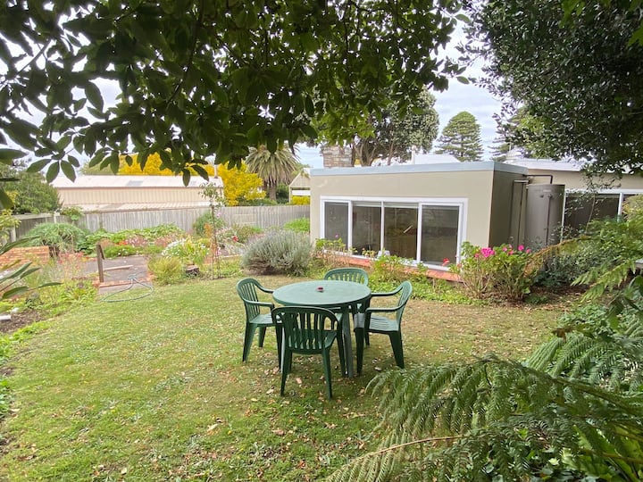 1950s Postmodern House - Koroit