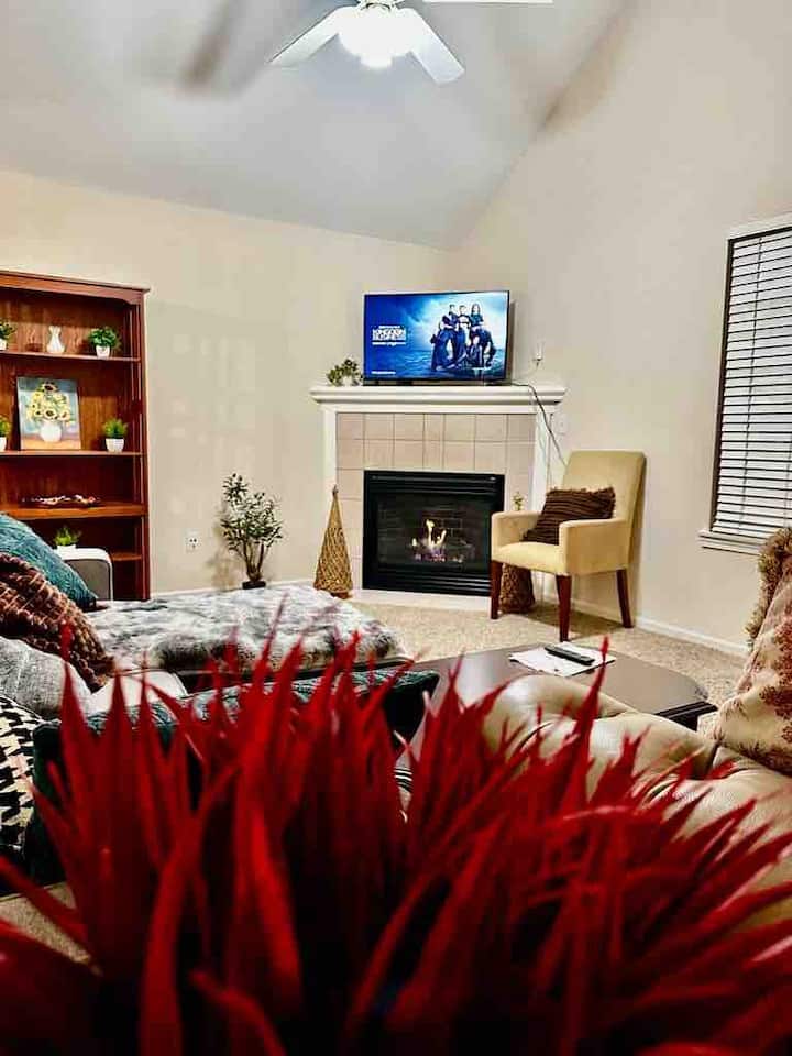 Cozy House In Lawrence, Kansas - Lawrence, KS