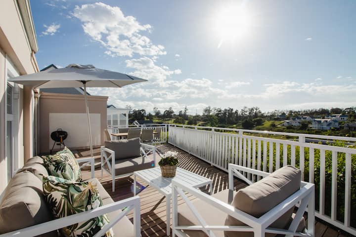 ★ Modern 2br Home ★ Secure Golf Estate Near Beach - George