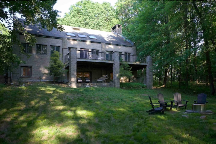 Hidden Gem • Private Stone House Close To It All - Chester, NY