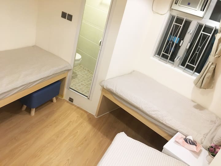 3 Beds Cute Private Room In Convenient Jordan Area - Hong Kong