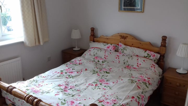 Comfortable Room Available In Large House. - Reading