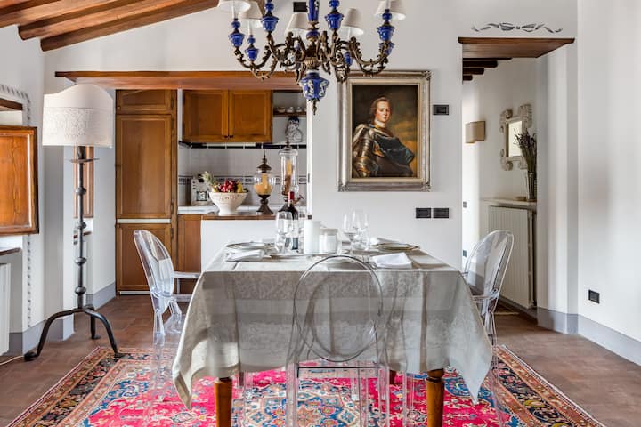 Ricercatezza E Charm Toscano In Piazza Napoleone. - Lucca