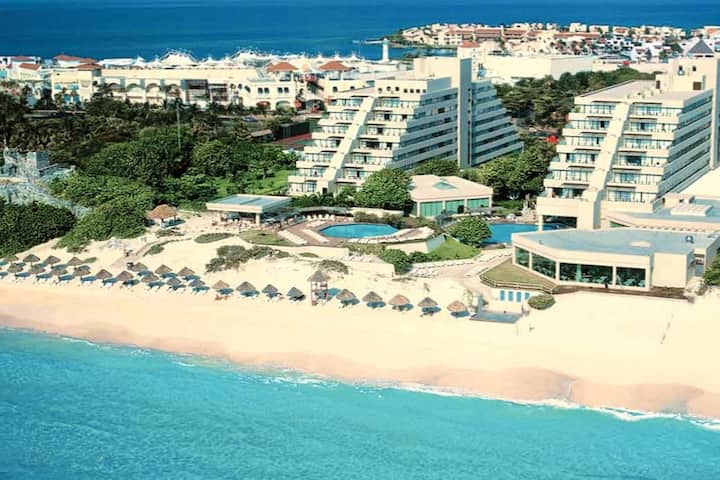 1105 · Apartment In Ocean Front Resort - Cancún