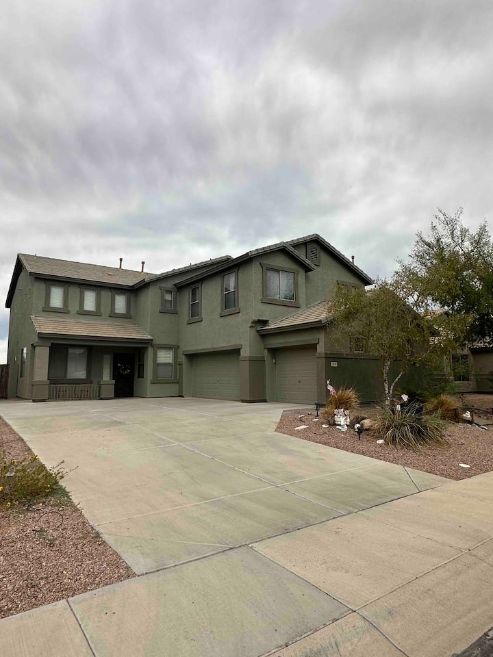 A Beautiful Single Family House! - Maricopa, AZ