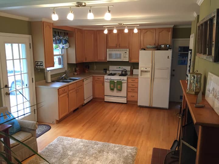 Comfortable Home Close To Davidson - Davidson, NC