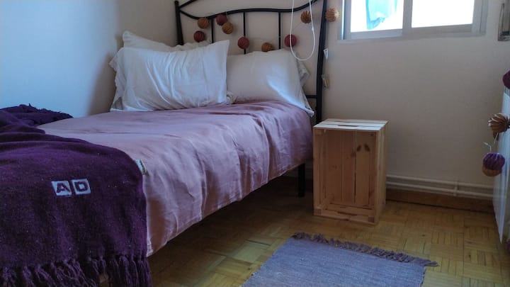 Dormitorio Acogedor En Madrid - Madrid