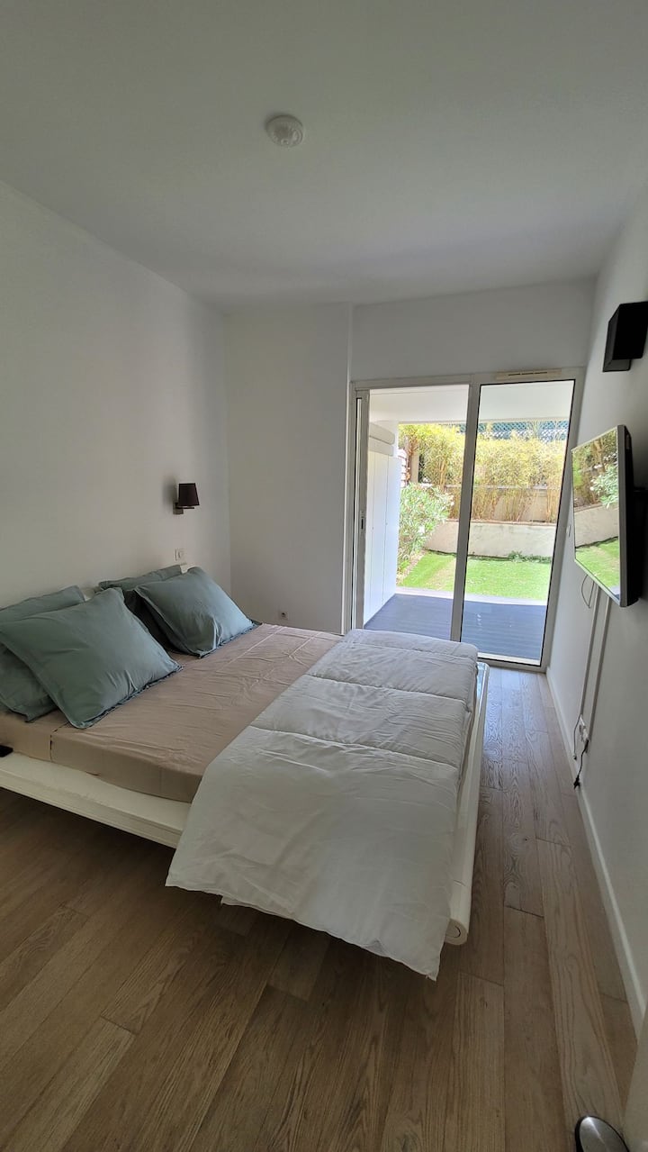 Superbe Appartement Dans Résidence De Standing Au Cap D'antibes - Antibes