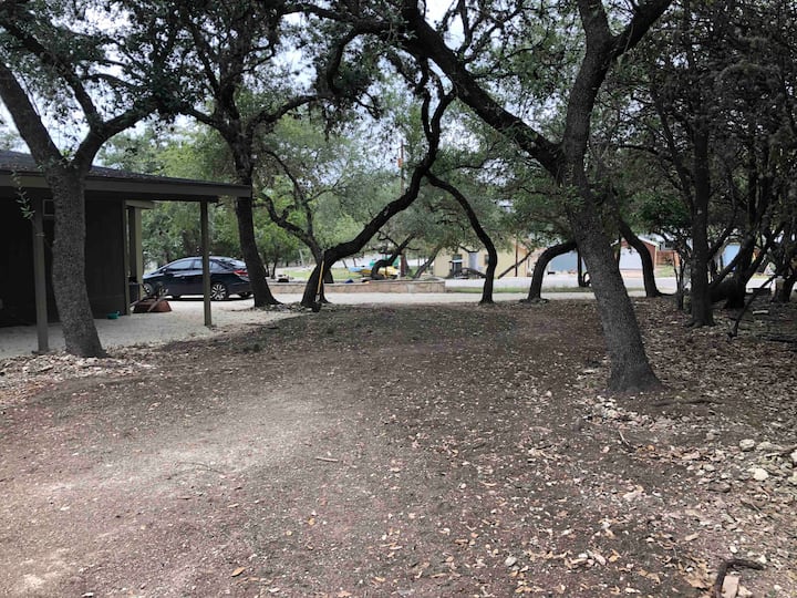 Cozy Cabin Short Walk To Beautiful Lake Medina - Medina Lake, TX