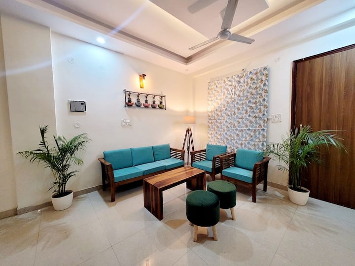 Nirvaná Entire 1bhk Luxury Apartment In Noida 63 A - Noida