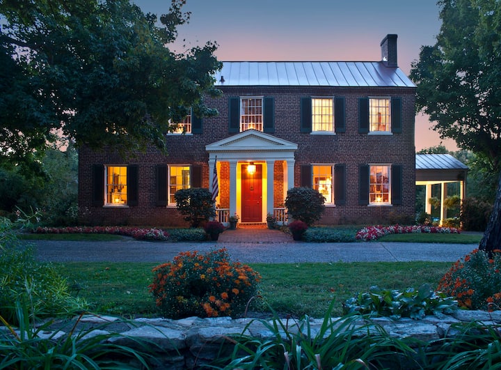 Elizabeth's Chamber At Tucker House - Louisville, KY