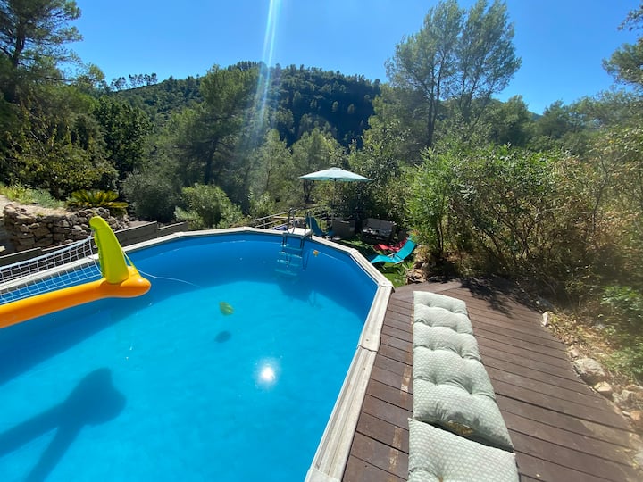 Villa Moderne Et Discrète, Piscine Et Superbe Vue - Cuers