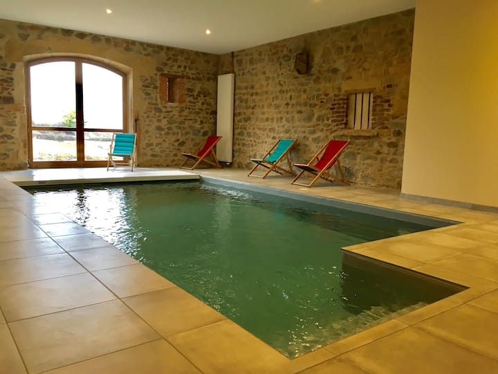 Gite De Groupe Avec Piscine Intérieure - L'Arbresle