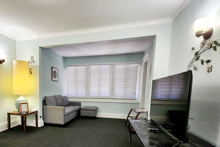 Comfortable Two Bedroom Home. - Lakeland, FL