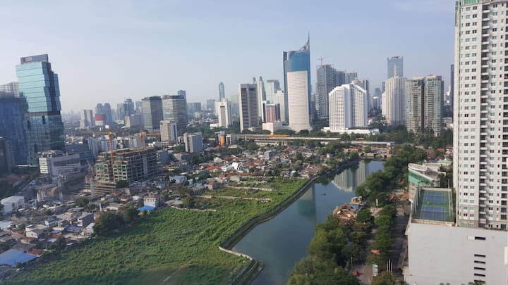 Zeal Home Art Chic Apt W Sublime Lake & City View - Jakarta