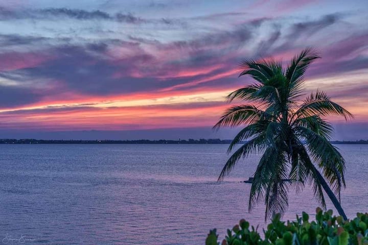 Private Beach, Golf, Pool, Tennis At
Ocean Village - Fort Pierce, FL