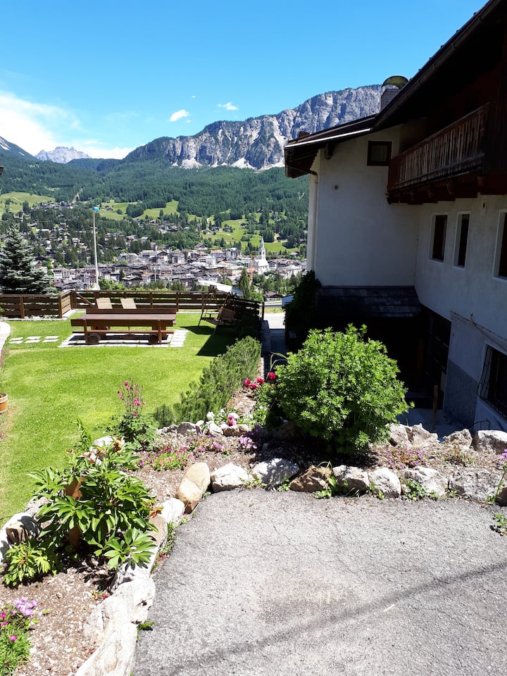 Cortina Apartment 2+1 Sleeps On Tofana Slopes, Garden And Parking Space - Cortina d'Ampezzo