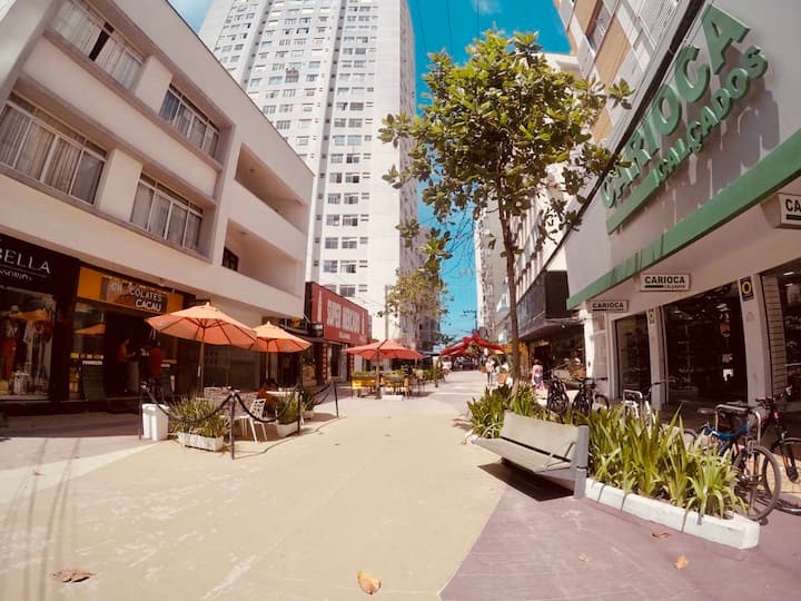 Quadra Mar Pé Na Areia De Balneário Camboriú - Sc - Balneário Camboriú