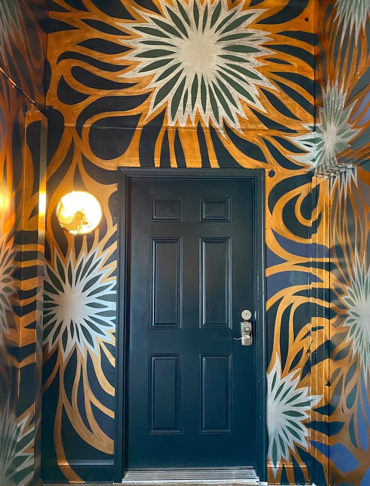 🌹Rose Room Apartment, West Salem Art Hotel - Winston-Salem, NC