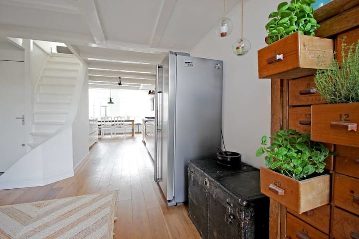 Historical 2 Bedroom Apartment In City Centre | 4p - Amsterdam
