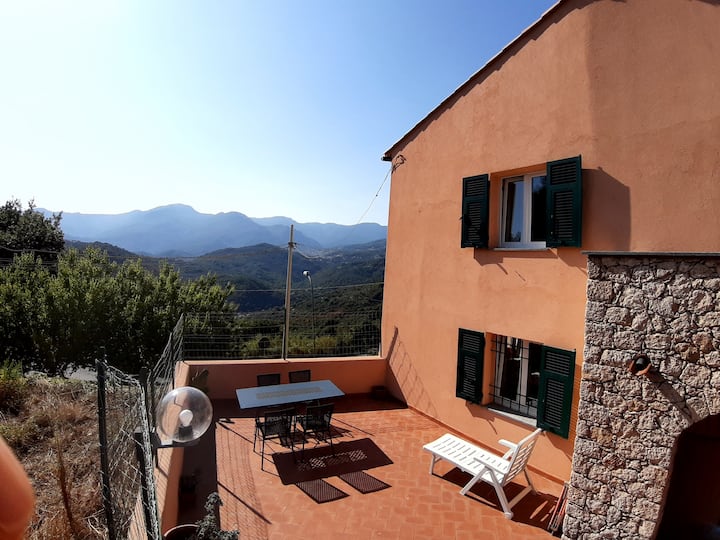 Il Primo Sole
009029-lt-1525  It009029c2ifyq5st3 - Pietra Ligure