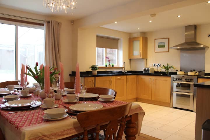 The Hollies Is Warm Homely House. - Cromer