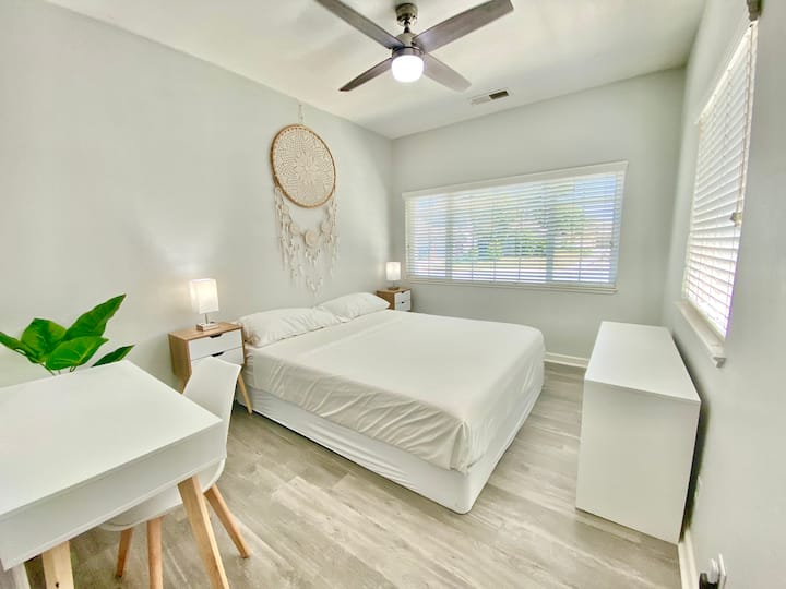 Cal-king Bed. Perfect For Medical/travel Profess. - Ripon, CA