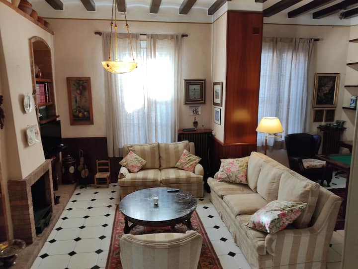 Habitación Doble Con Baño Propio Y Zona De Trabajo - Sabadell