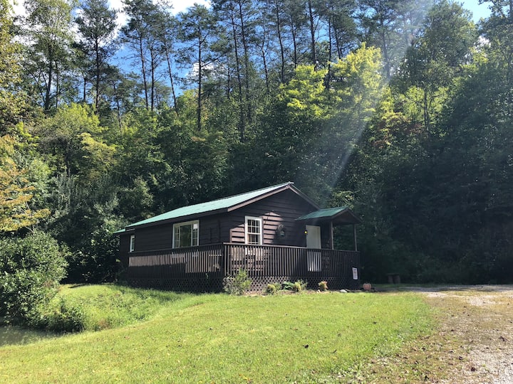 Johnson Lodge (1br/1ba, Sleeps 4, Lakeside Cabin) - Kingdom Come State Park, Cumberland