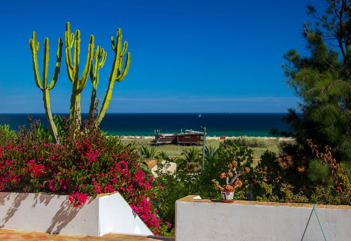 Typical Algarvian Villa By The Sea - Alvor