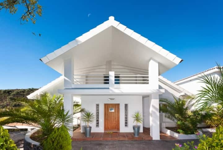 Luxury Villa With Home Cinema & Pool Bar - La Cala de Mijas