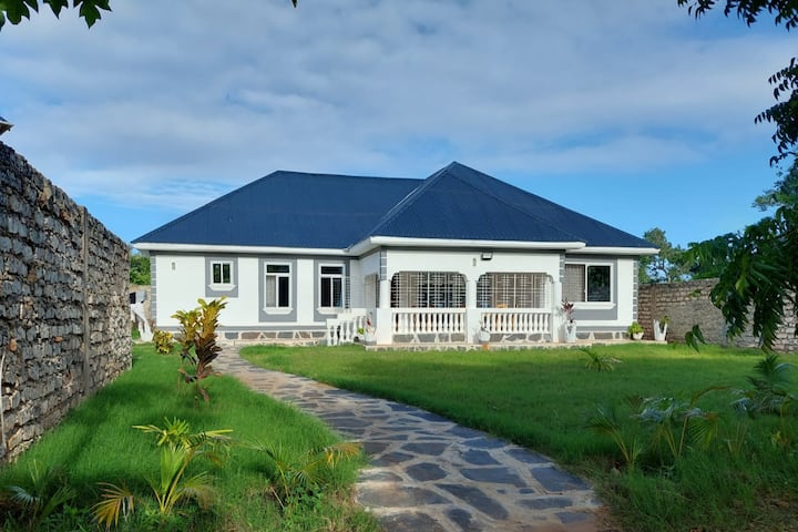 Villa Emilia - Diani Beach