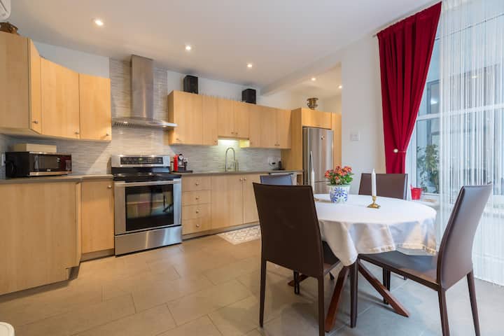 Beautiful Apartment In Outremont Near Metro - Montreal