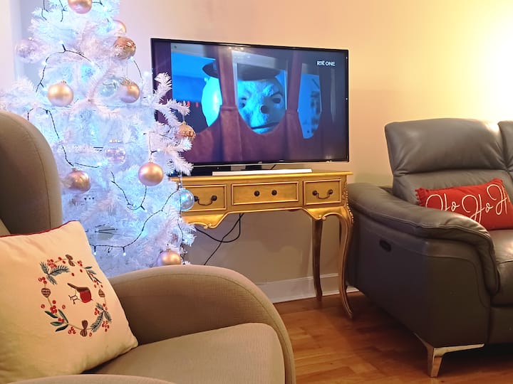 Amazing 3 Bedroom  House In City - Galway