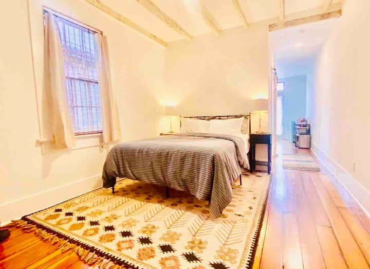 Dreamy Uptown Apartment - Walk To Garden District! - New Orleans, LA