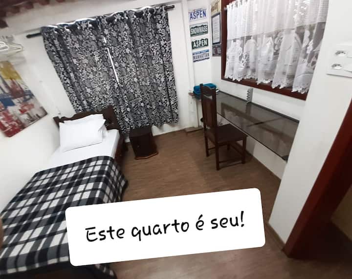 Quarto Preto No Centro De Juiz De Fora. - Juiz de Fora