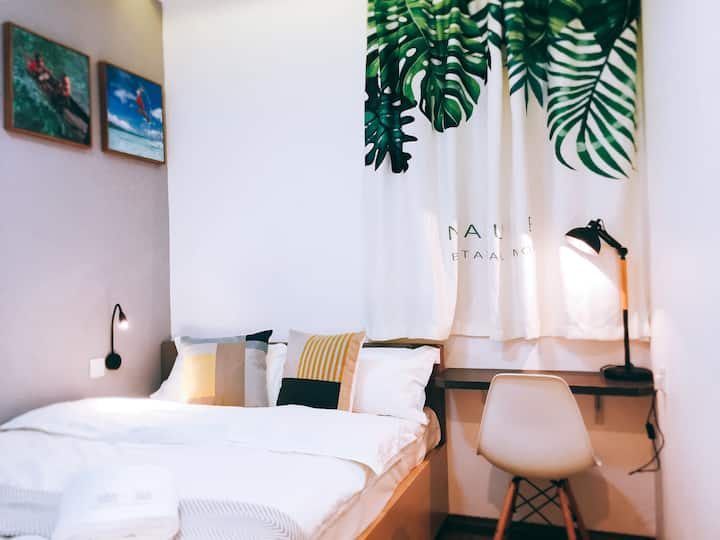 仙本那潜堂精品民宿,榻榻米大床房（海景），仙本那镇中心，精致华人民宿，镇上民宿 - Semporna