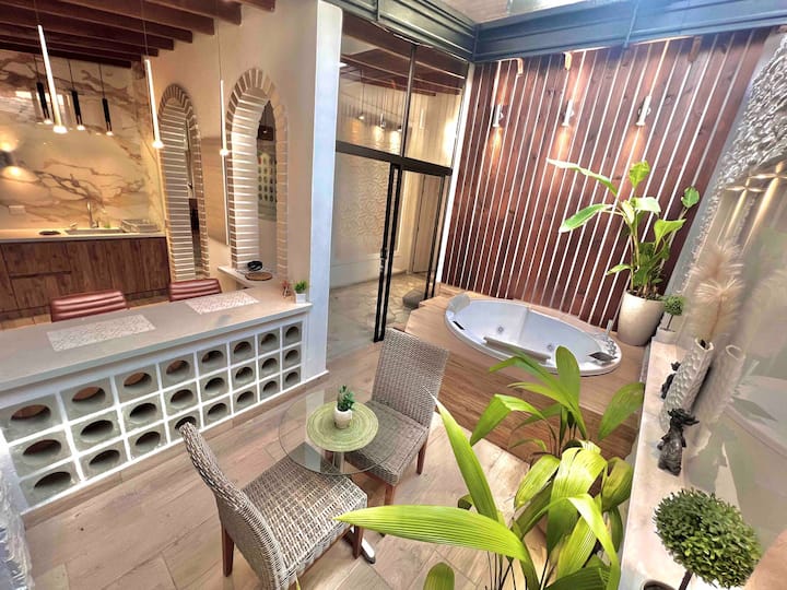 Sanctuary Suites: Stunning Loft In Heart Of Town! - Medellín, Colombia