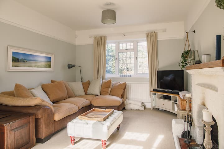 Cozy 3 Bedroom Family Cottage Near To Beaches - Bournemouth